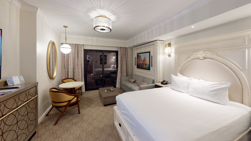 Deluxe Studio: Disney's Riviera Resort - DVC Fan