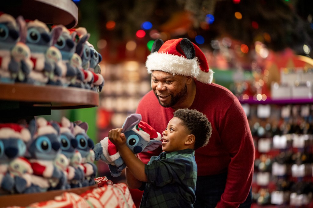 DVC Members Get 25% Off at DisneyStore.com for the Holidays! - DVC Fan